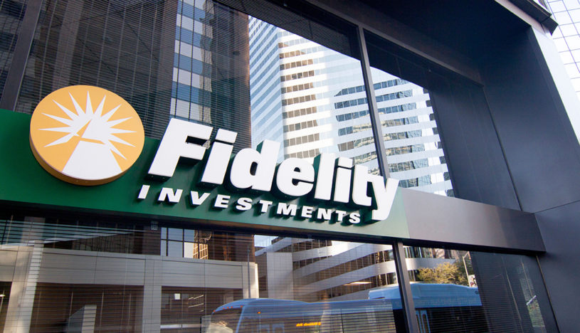 Fidelity to Hire 9,000 to Meet Growing Demand as Robinhood Struggles to ...