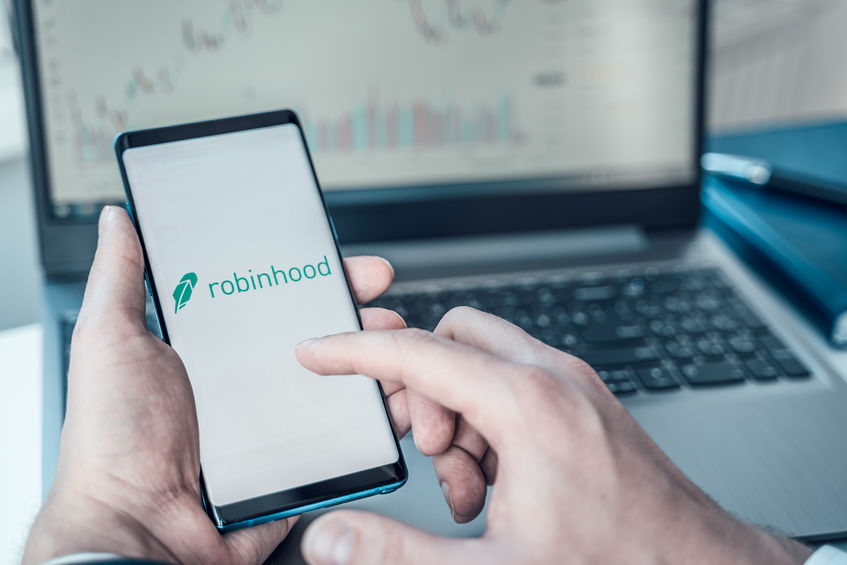 Robinhood Fails Traders Once Again During DOGE's 132% Spike - Tokenist