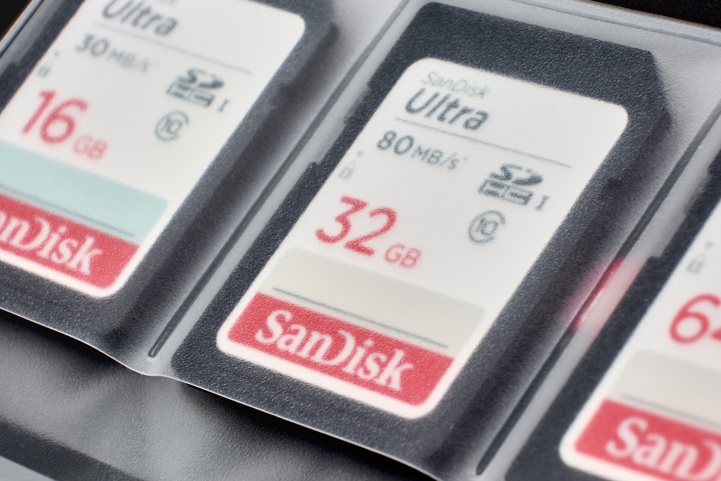 Sandisk's Stock Climbs on Debut as Firm Splits from Western Digital ...