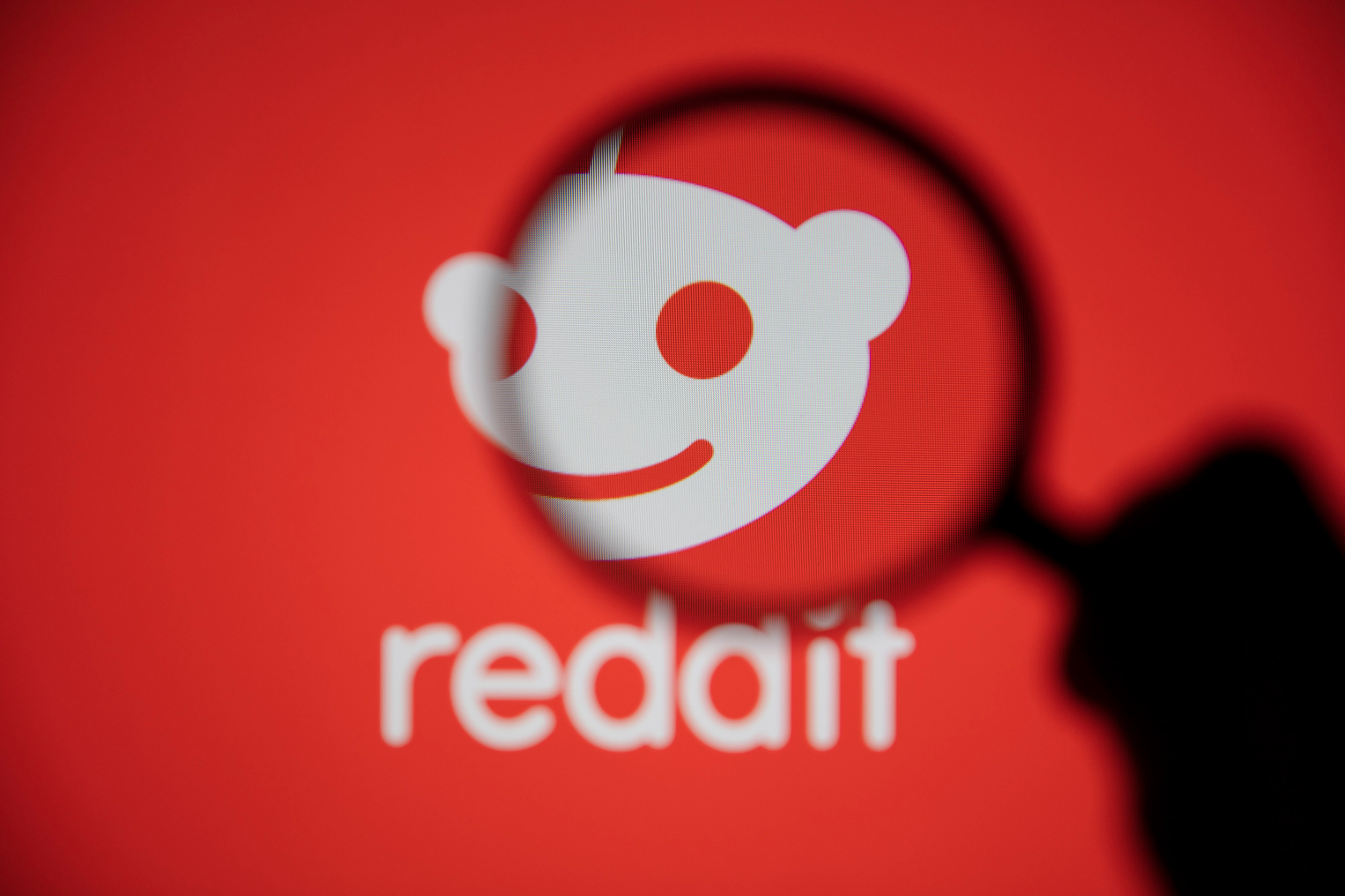 Redburn Atlantic Predicts 40% Drop in Reddit's Stock Amid Growth ...
