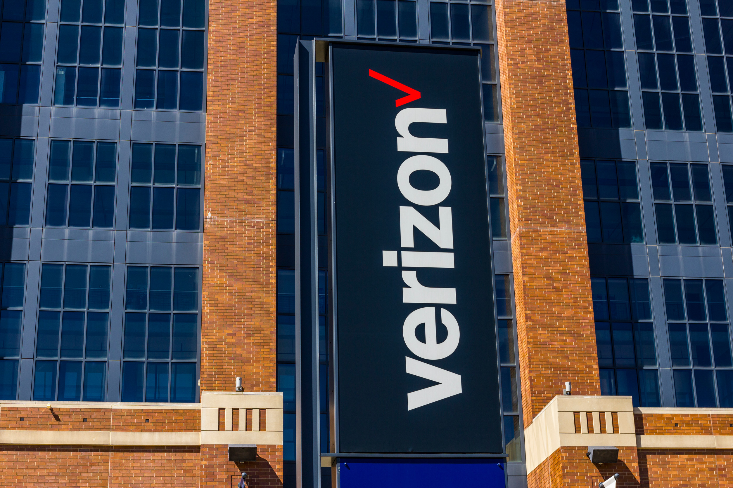 Verizon Reports Strong Q1 2025 Performance, Beating Market Expectations - Tokenist