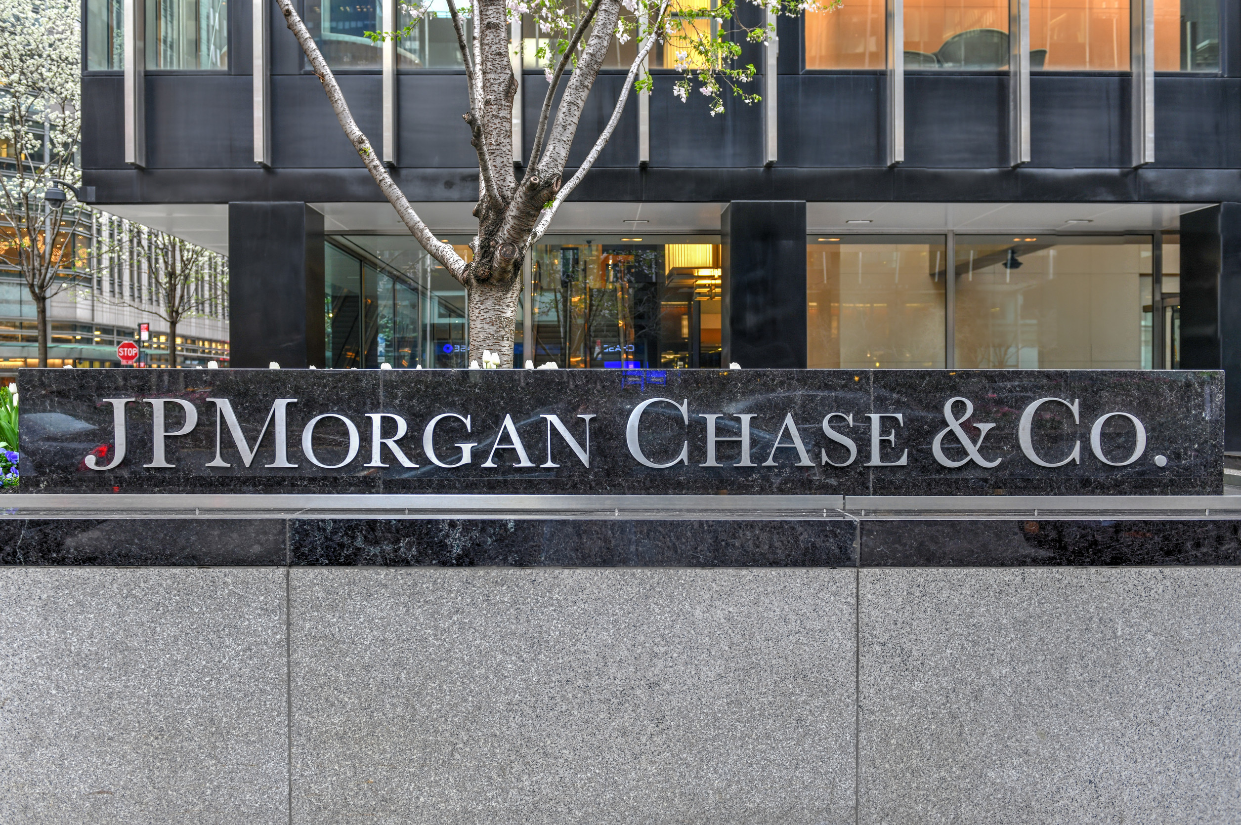 JPMorgan Shares Dip Despite Strong Q4 Trading-Driven Profits - Tokenist